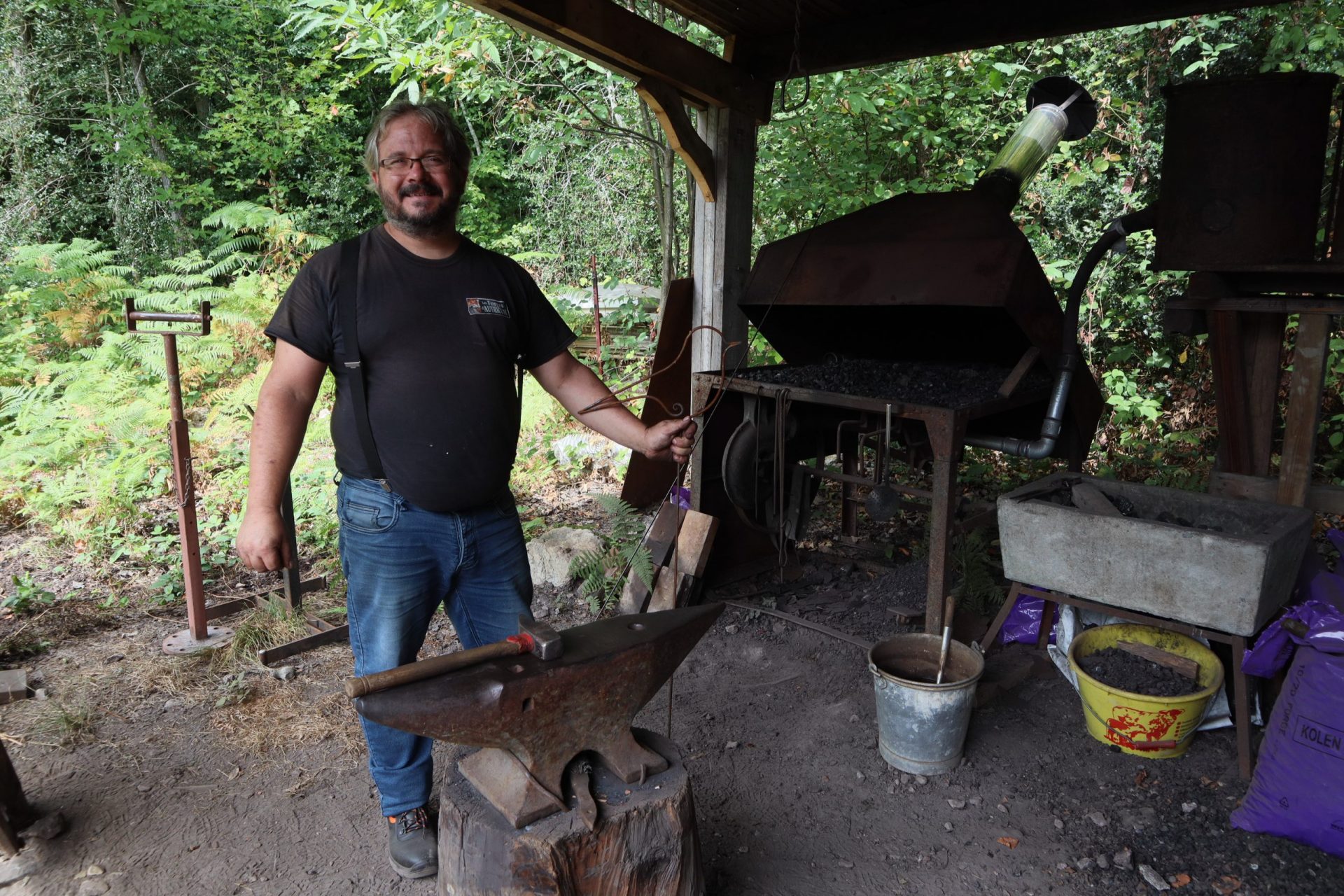 David Houvet, forgeron à Bellou-le-Trichard - Le Petit Sarthois